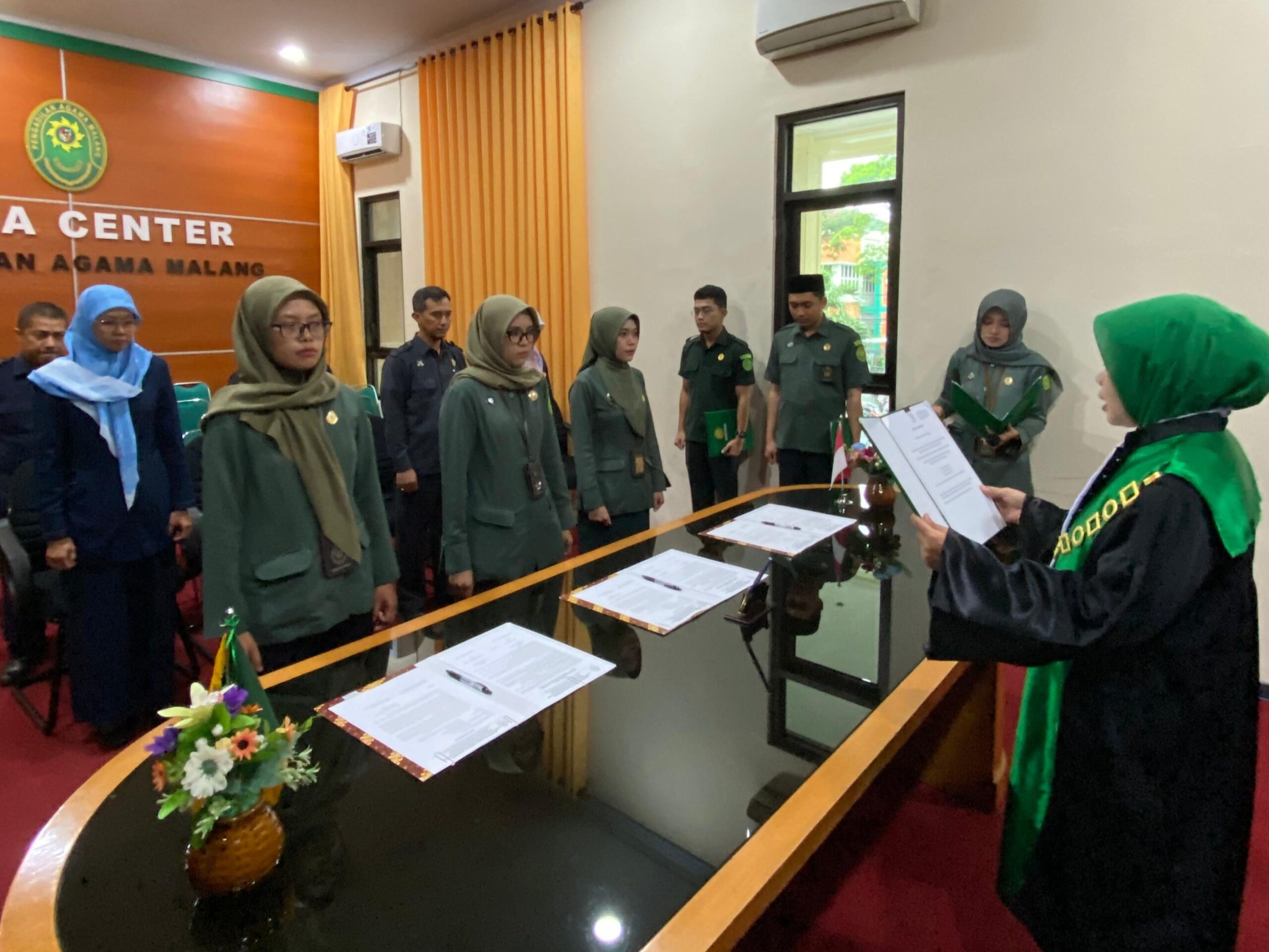 Perkuat Formasi, Ketua Pengadilan Agama Kota Malang Lantik Tiga ...